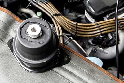 Engine holder in car store